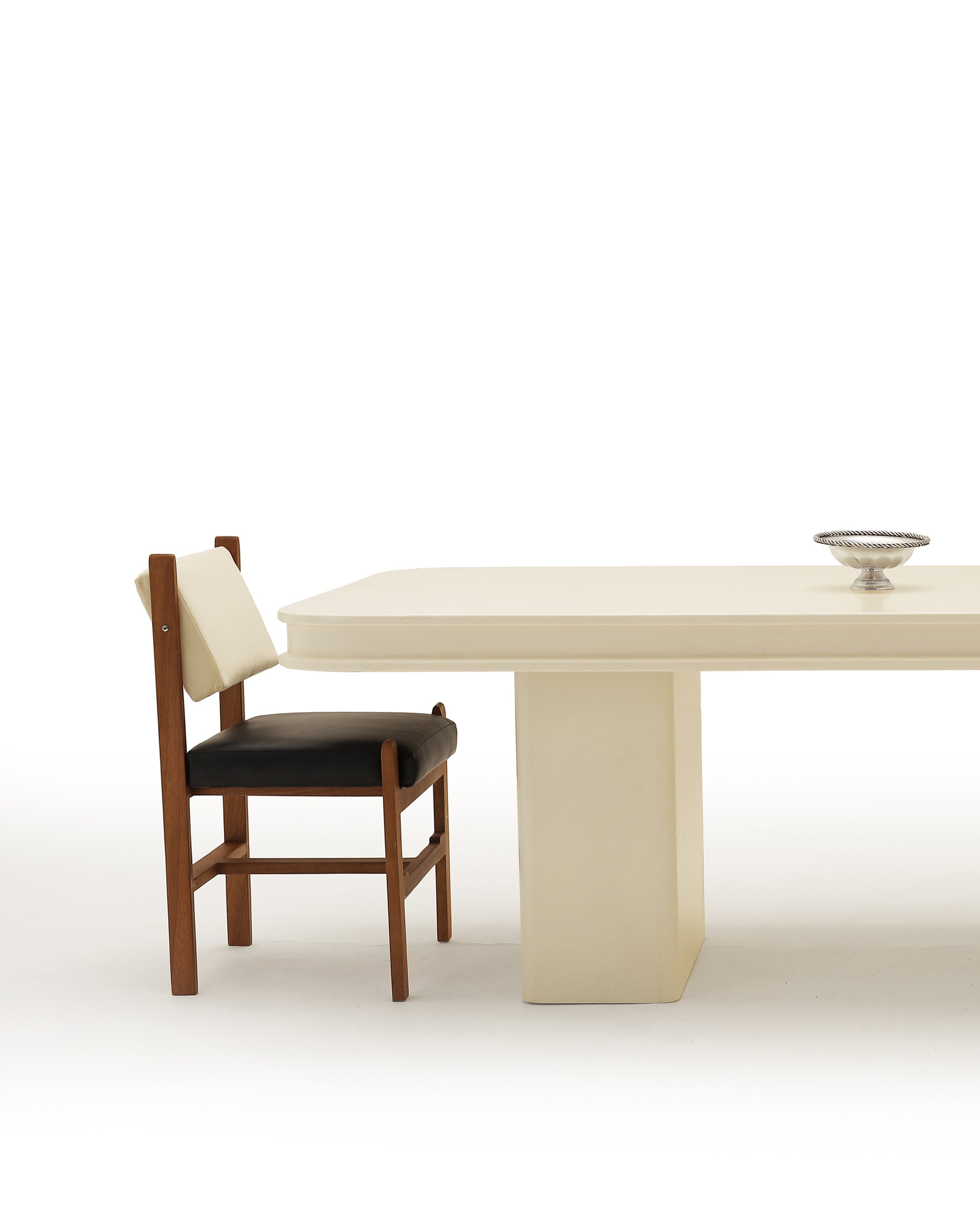 Miel Dining Table – CALIBER™