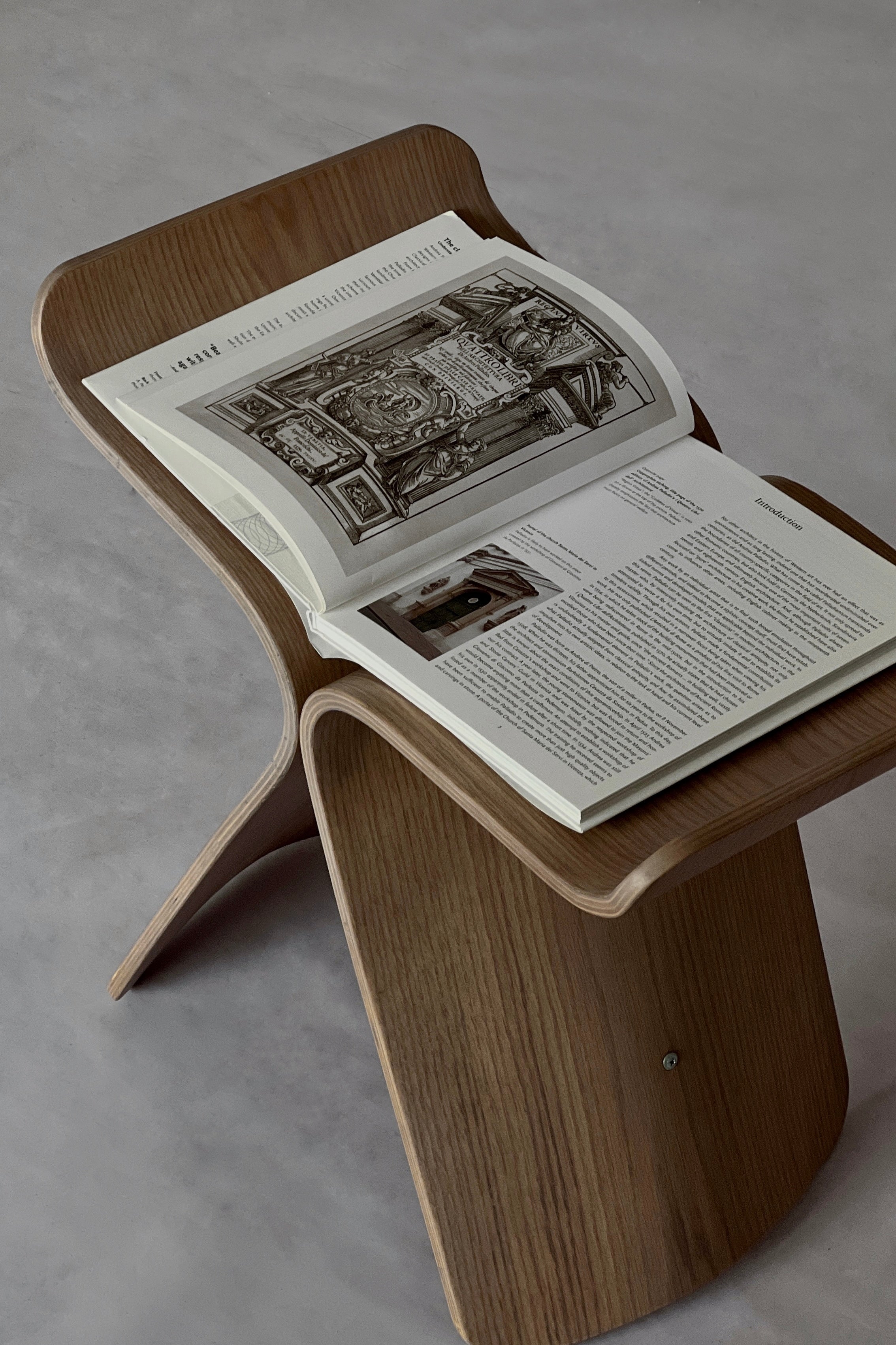 Butterfly Stool – CALIBER™