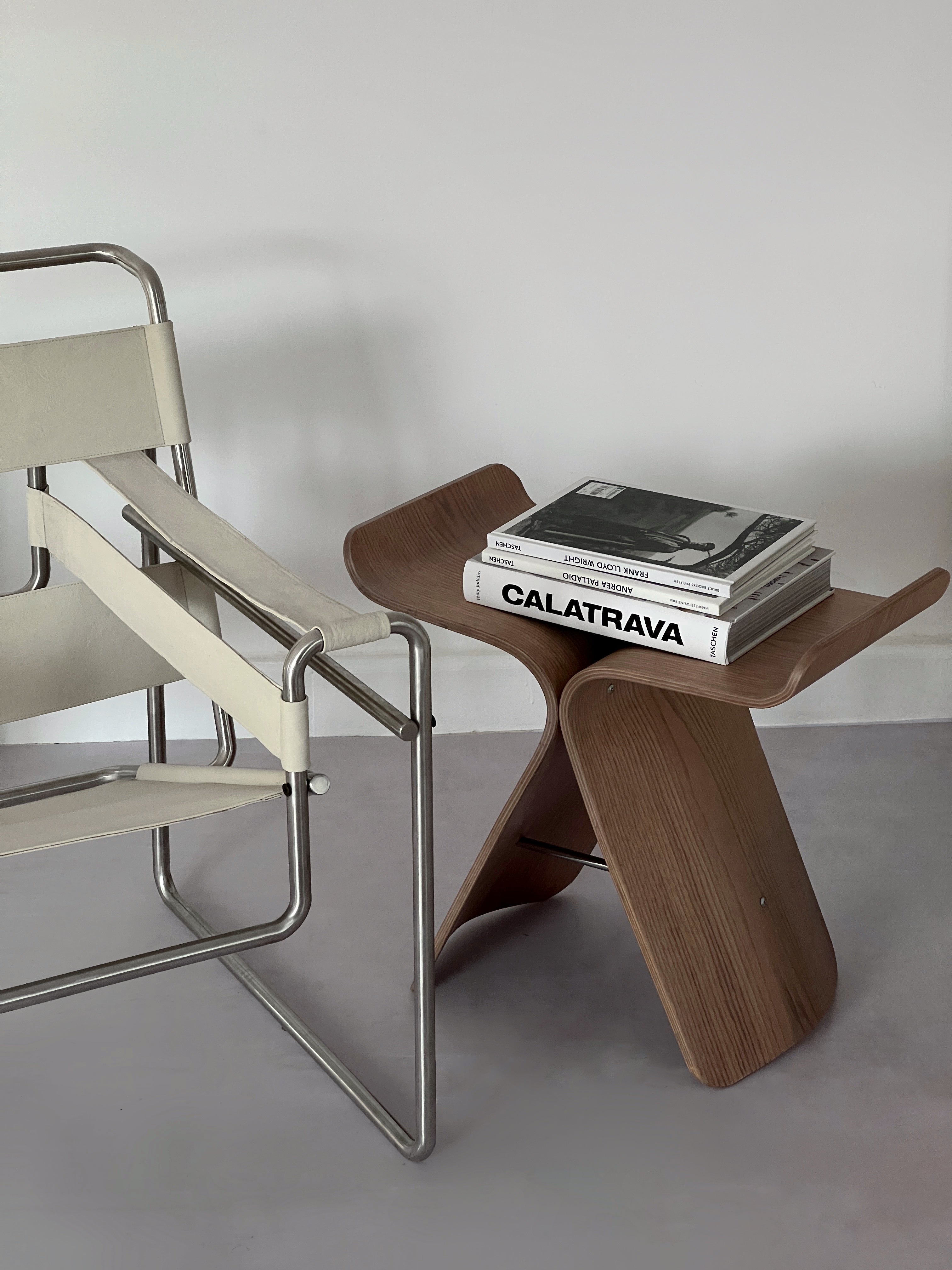 Butterfly Stool – CALIBER™